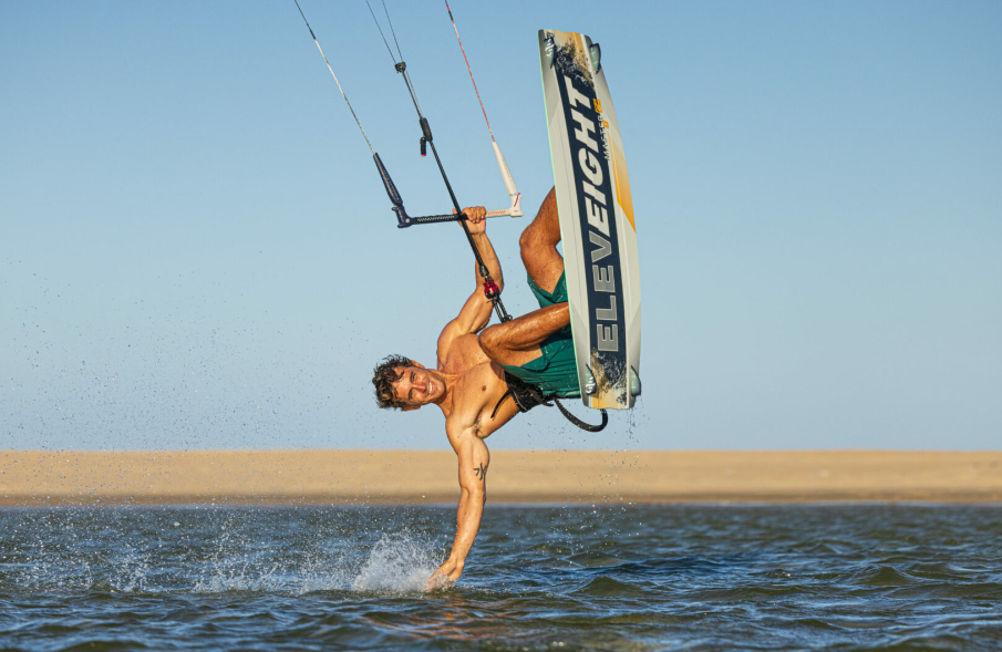 ELEVEIGHT MASTER C+ CARBON KITEBOARD | FREESTYLE | BIG AIR | POP ...